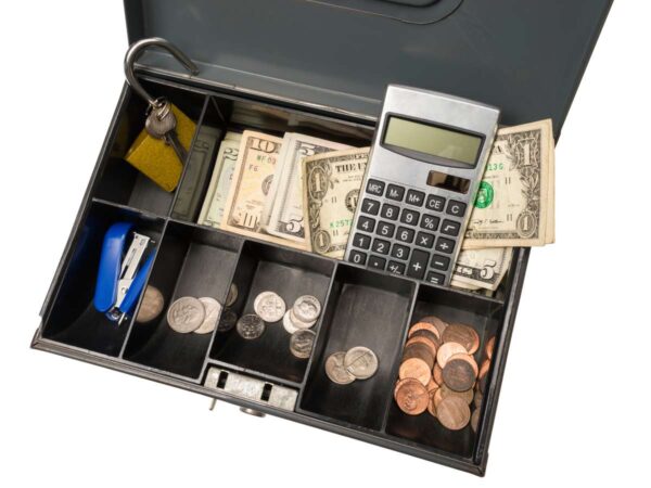 How Much Cash on Hand for a Yard Sale? (Plus Change) | DIY Household ...